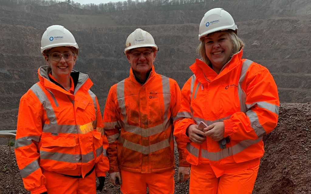 MP Jane Hunt visits Mountsorrel Quarry - Tarmac