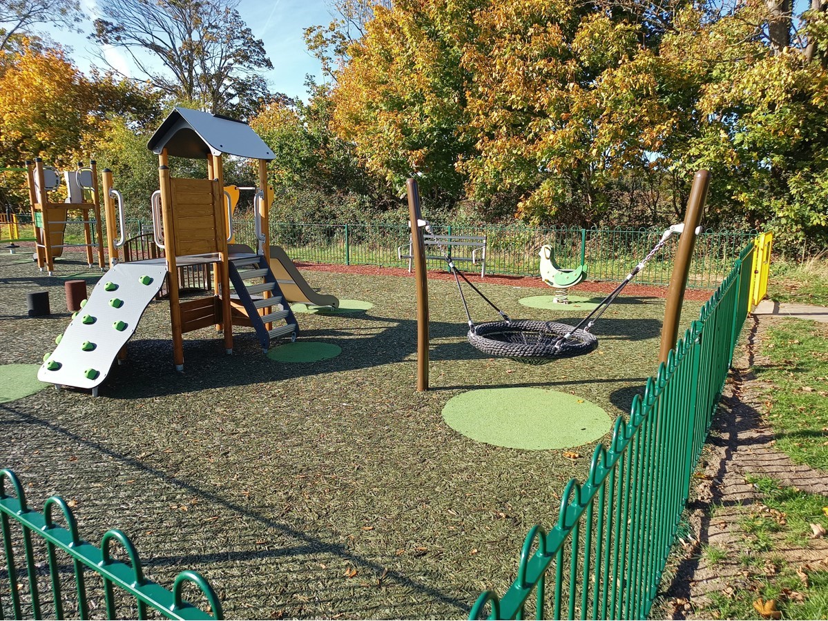 Shiplake playground renovations completed thanks to Tarmac donation ...