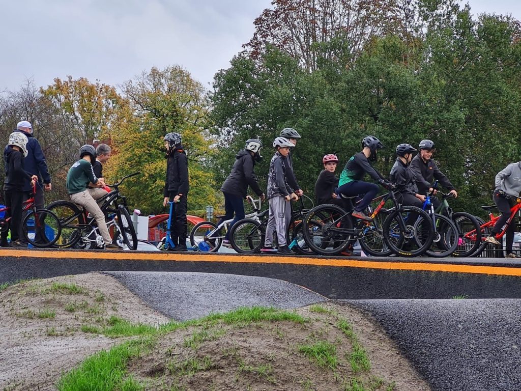 Tarmac donation has riders wheelie excited as Snodland Pump Track opens ...