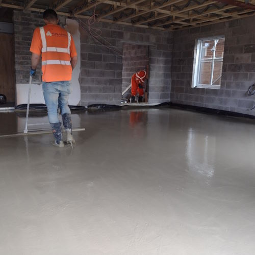 Fast drying liquid floor screed for large house extension – Tarmac
