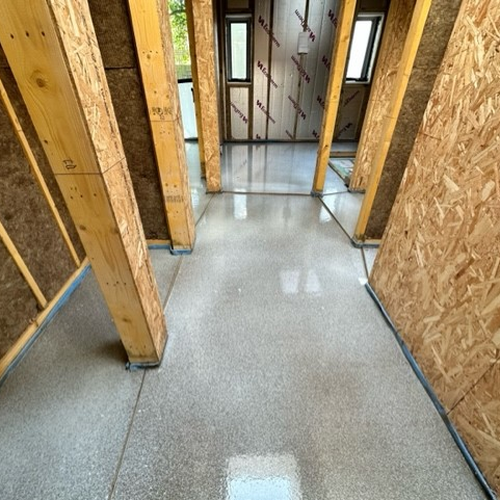 Fast drying liquid floor screed for modern home – Tarmac