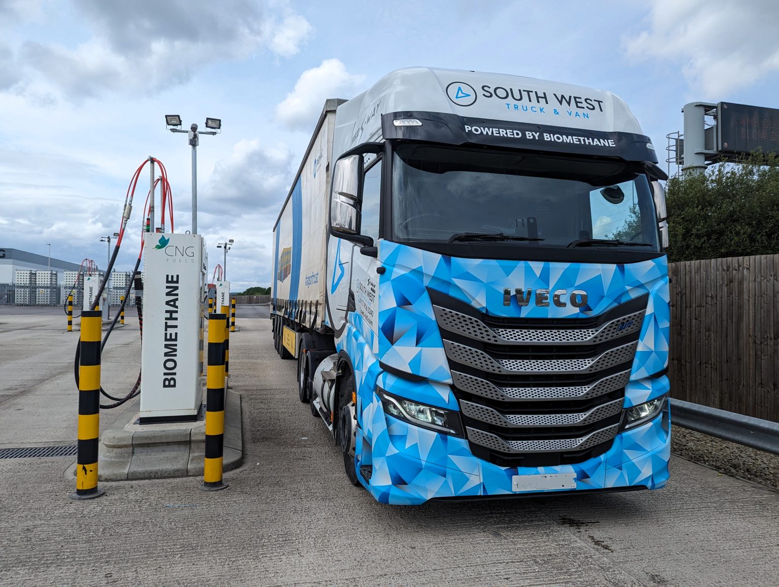 Tarmac first in UK to trial carbon-reducing biomethane fuel in HGVs for ...